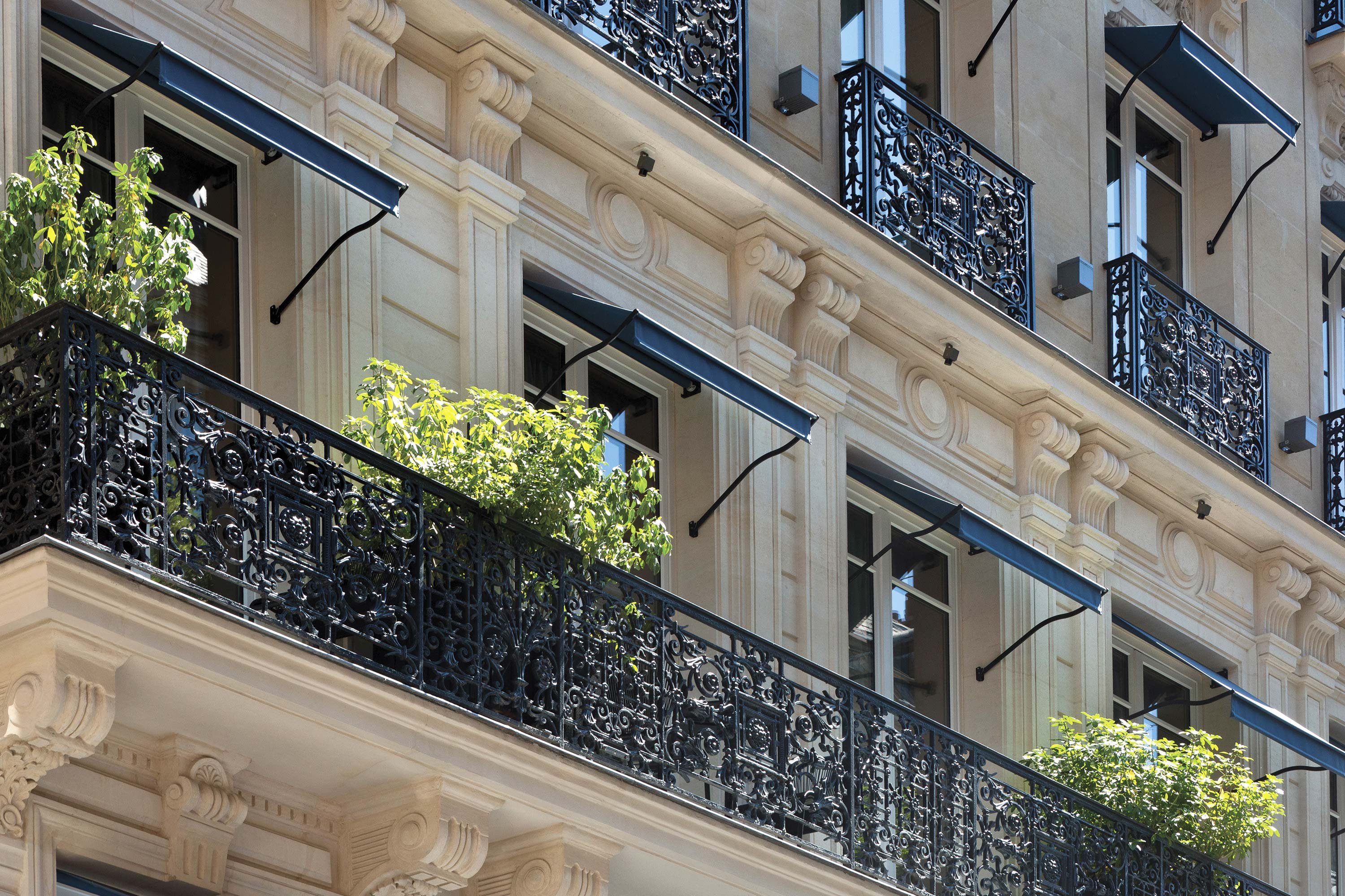 → La Demeure Montaigne 5* - Paris | Site Officiel