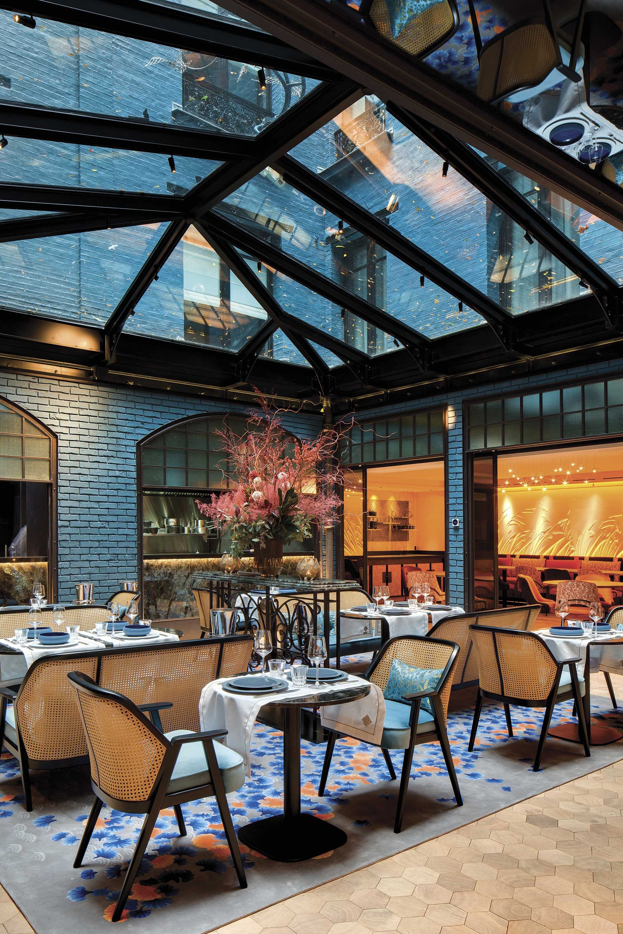 → La Demeure Montaigne 5* - Paris | Site Officiel